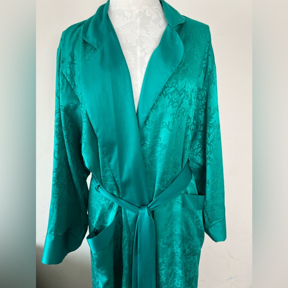 Vintage Victoria’s Secret Emerald Green Size M - Gem